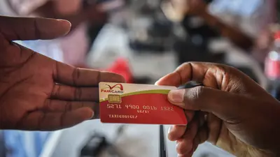 Taxi industry tries to usher in smart card system