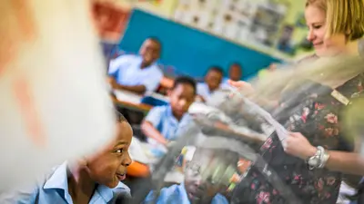 When less intervention in education practices produces much more