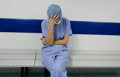 How did an otherwise healthy man with a broken leg end up dead in a ...