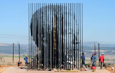 Monument to Mandela mounted in Howick