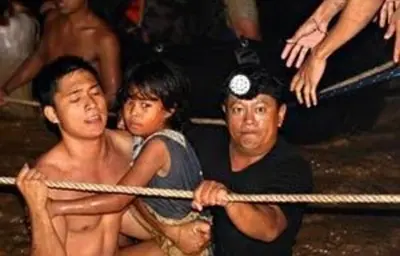 Over 1 000 dead or missing in Philippine floods
